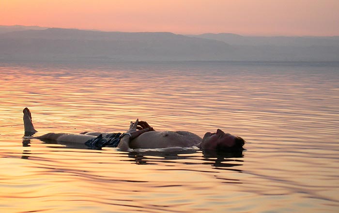 El Mar Muerto: Fuente de Riquezas para la Salud y la Belleza | sol y ...